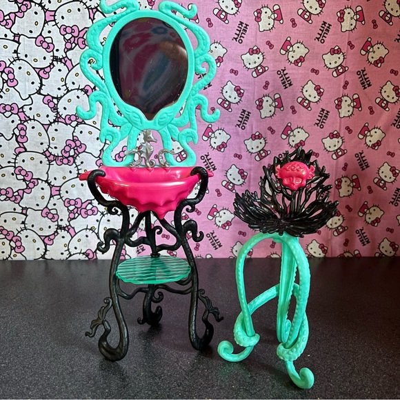 monster high | Toys | Monster High Lagoona Blue Bathroom Set | Poshmark